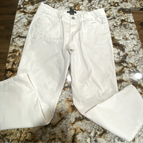 Baccini | Pants & Jumpsuits | Baccini Sz 8 White Ankle Pants With ...